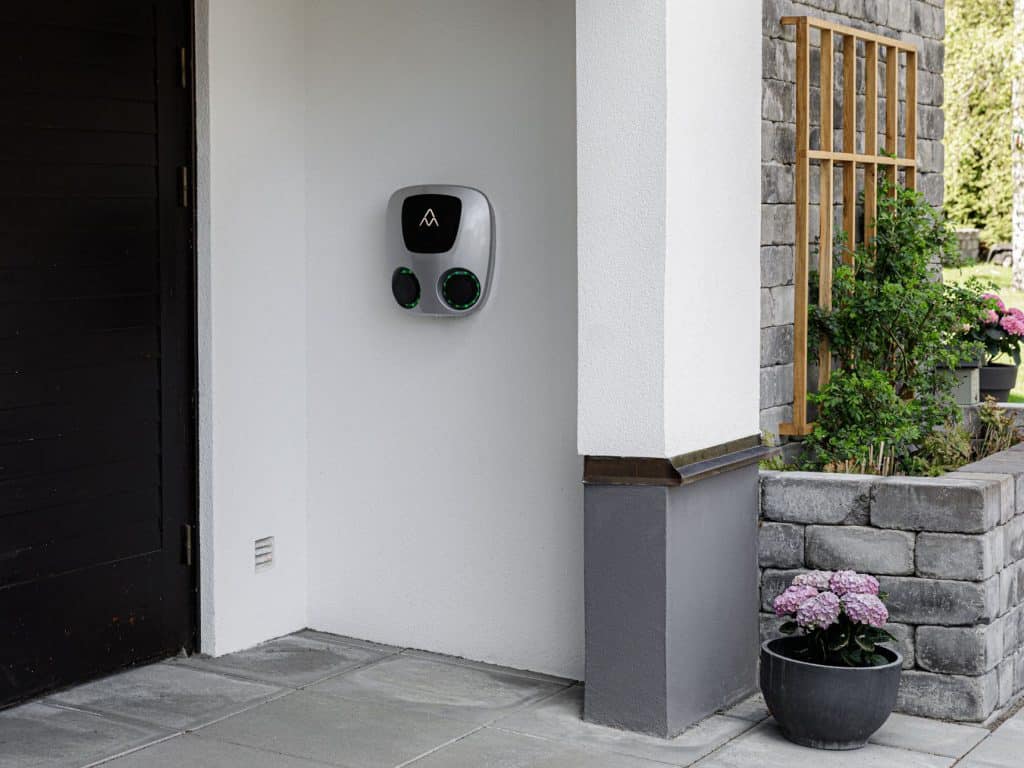 Laddbox med installation Charge Amps Aura 22kW | Rejmes